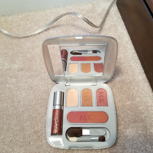 Mary Kay | Makeup | Mk Signature Custom Compact | Poshmark